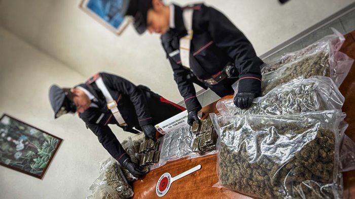 Droga: sequestrati 14 chili nell'appartamento del sorvegliato speciale