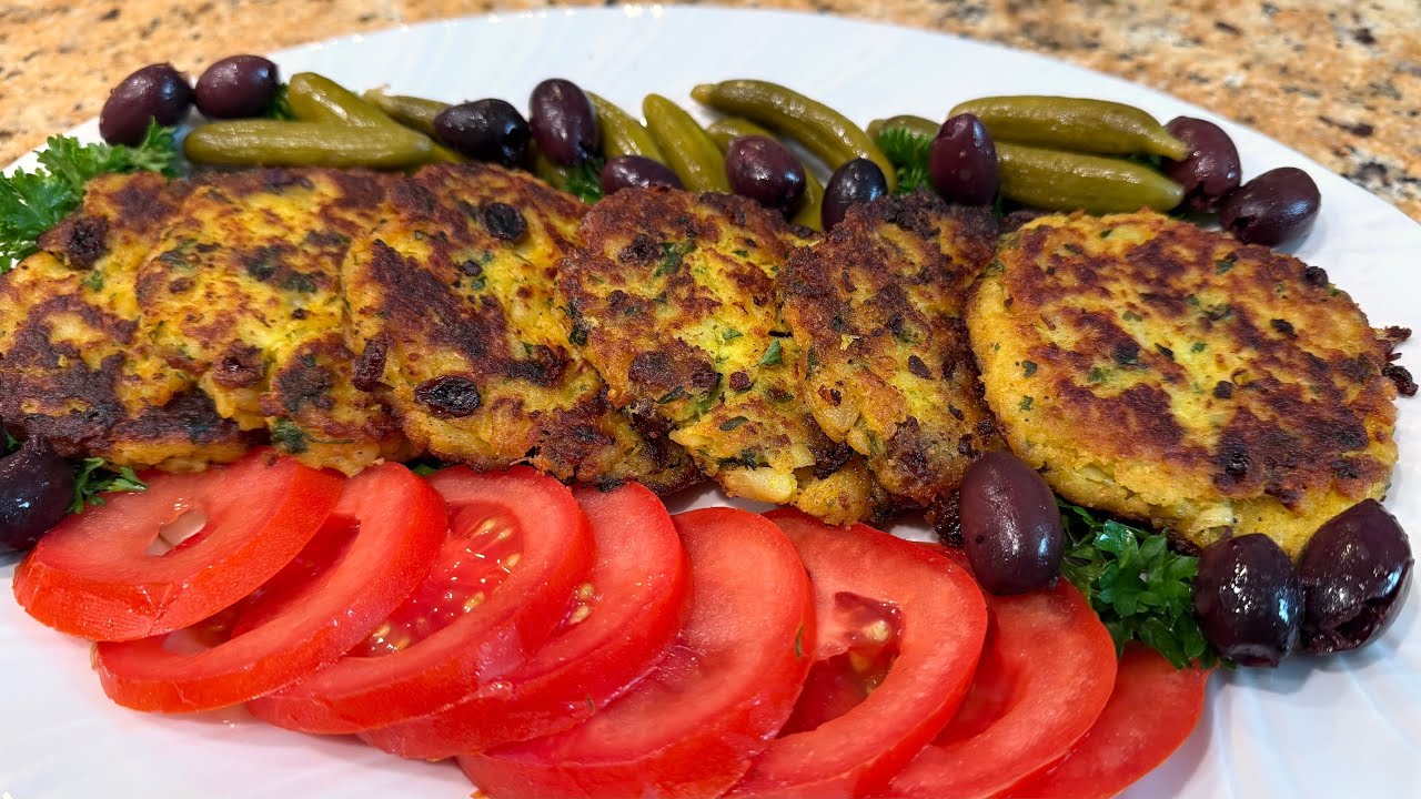 Persian potato patties with raisins (Kookoo Sibzamini ba Keshmesh ...