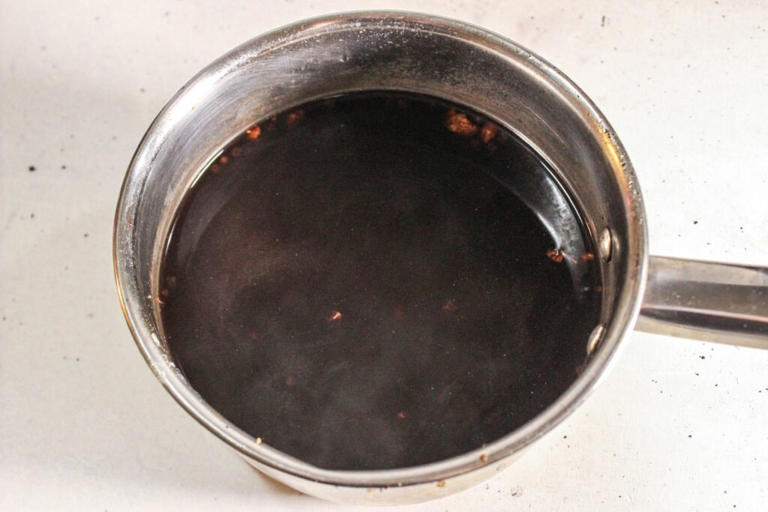 DIY elderberry syrup recipe