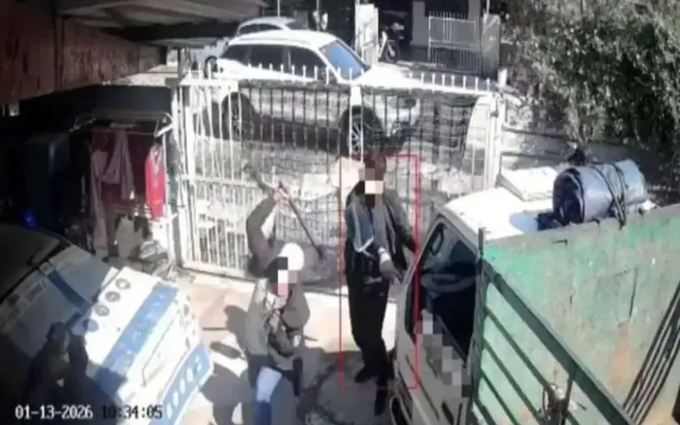 Cops nab 2 in robbery gang posing as enforcement officers