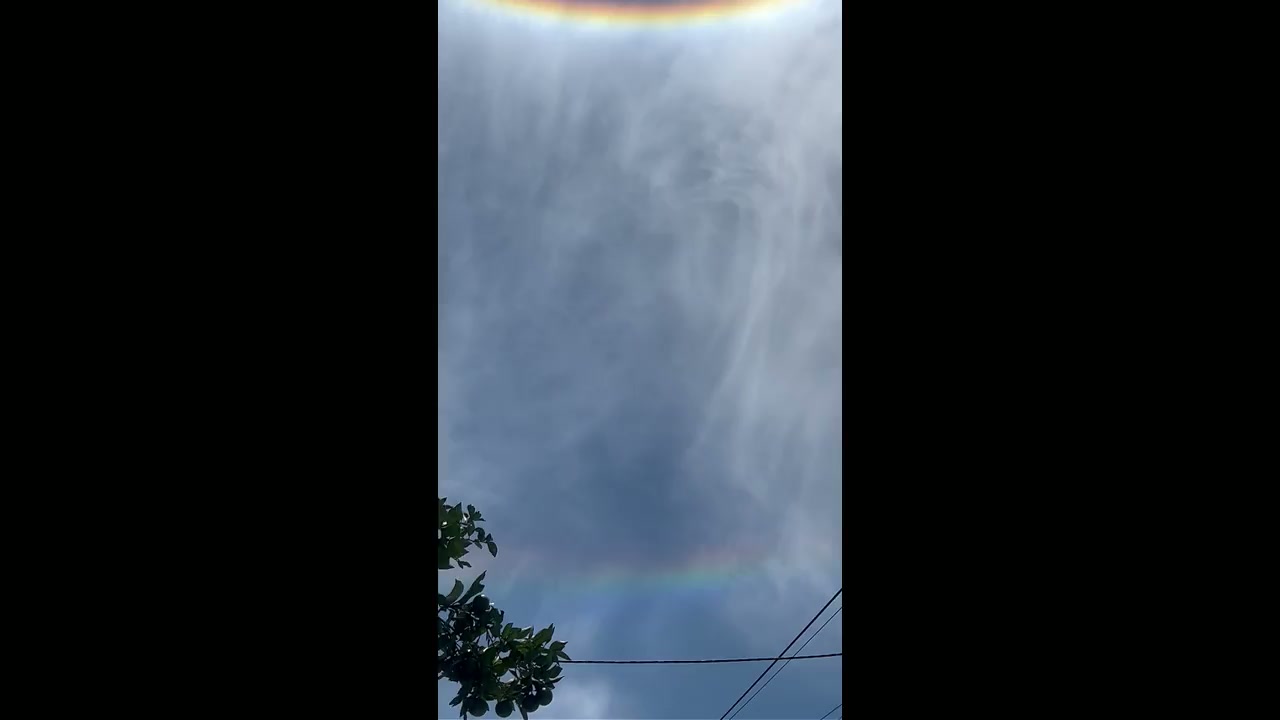 Stunning 22-degree sun halo with faint rainbow in Rosario de la ...