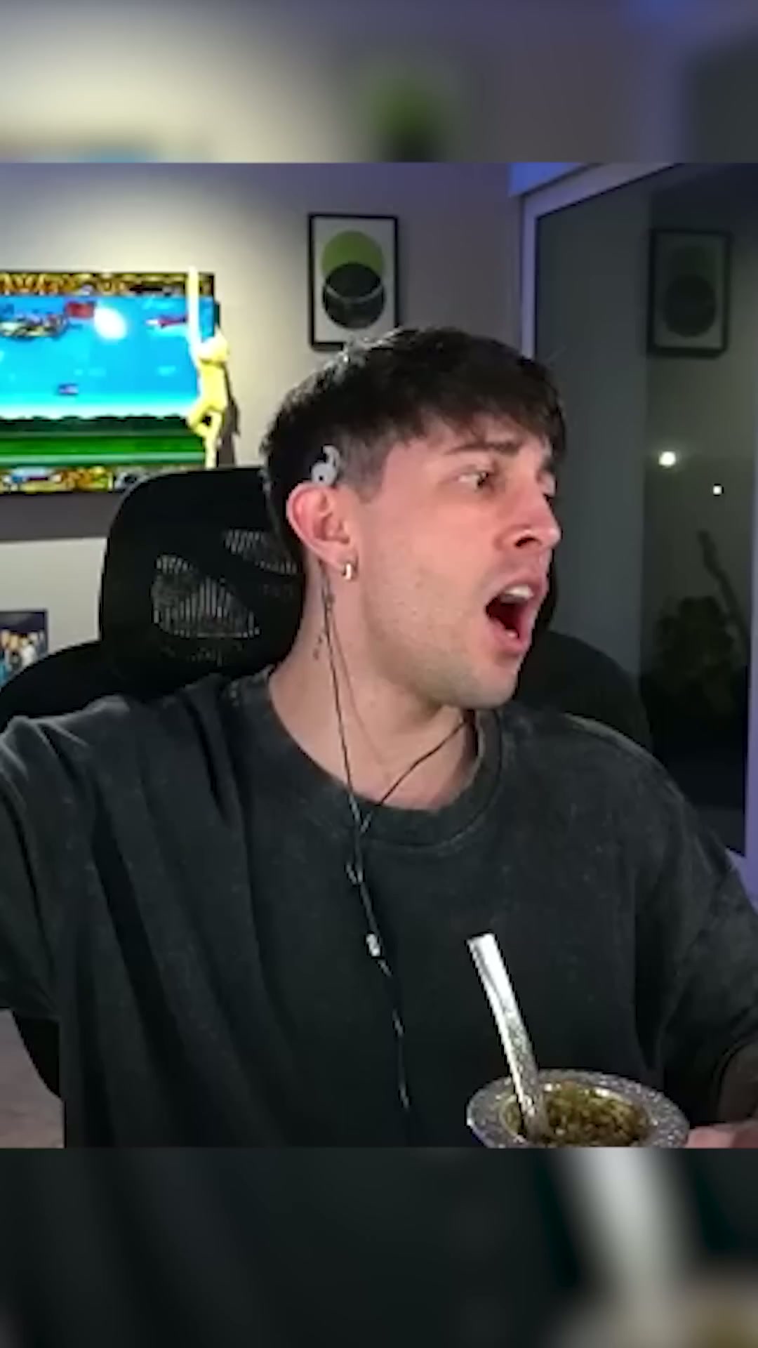 Vean esto con auriculares