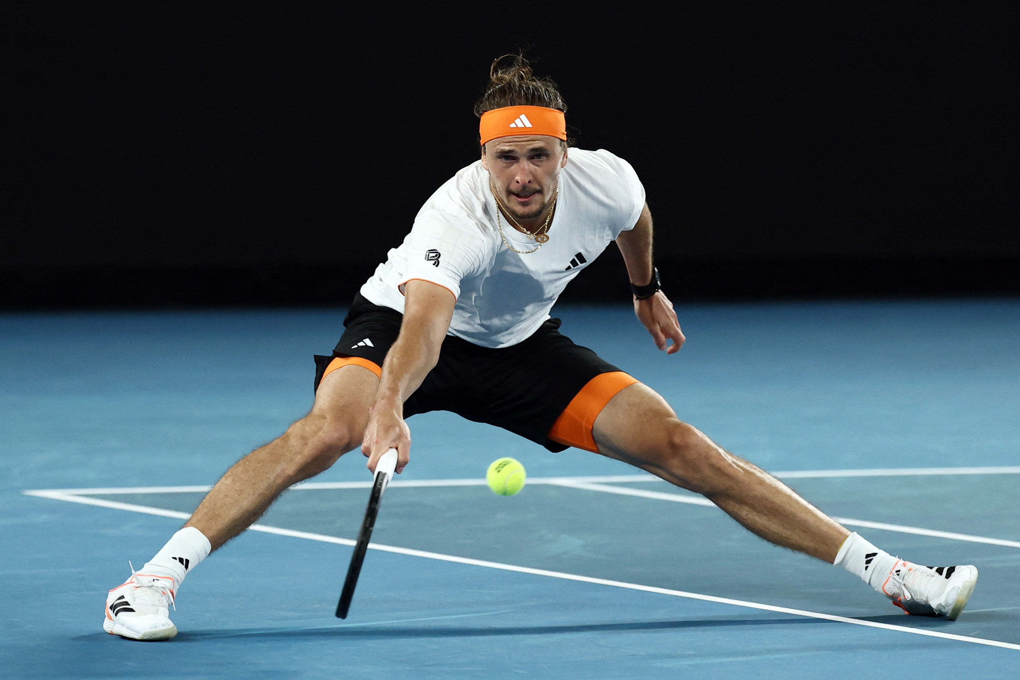 Zverev nedkæmper ung amerikaner og er semifinaleklar