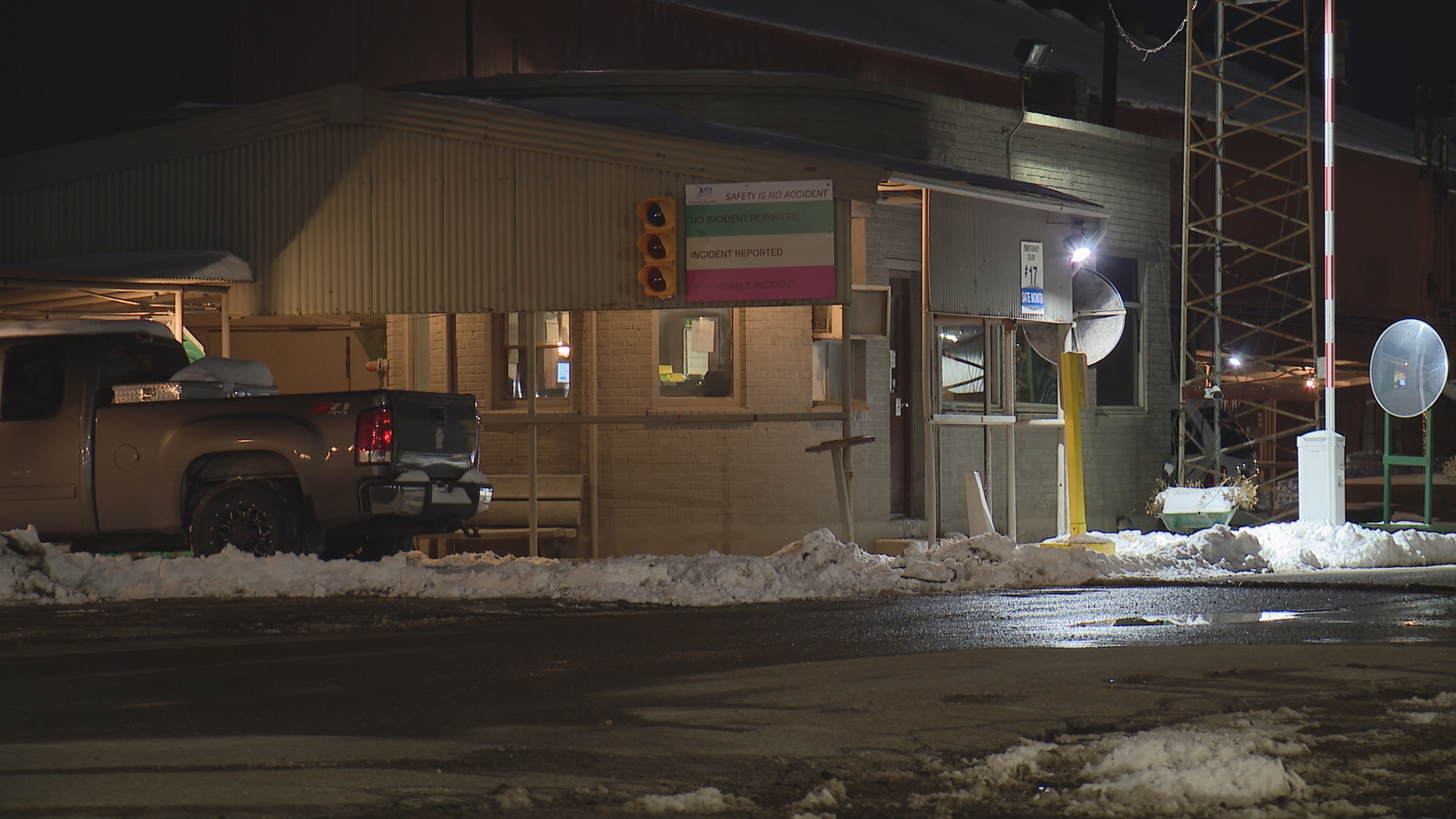 Steel mill shutdown leaves hundreds of Alton families in limbo