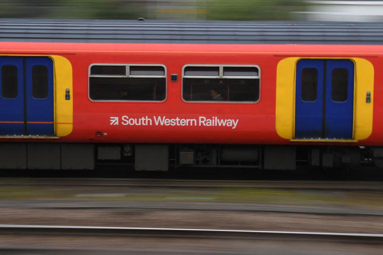 Engineering work between London Waterloo and Clapham Junction expected ...