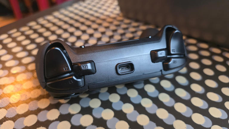 Razer Raiju V3 Pro review: A top-end PS5 and PC controller only limited ...