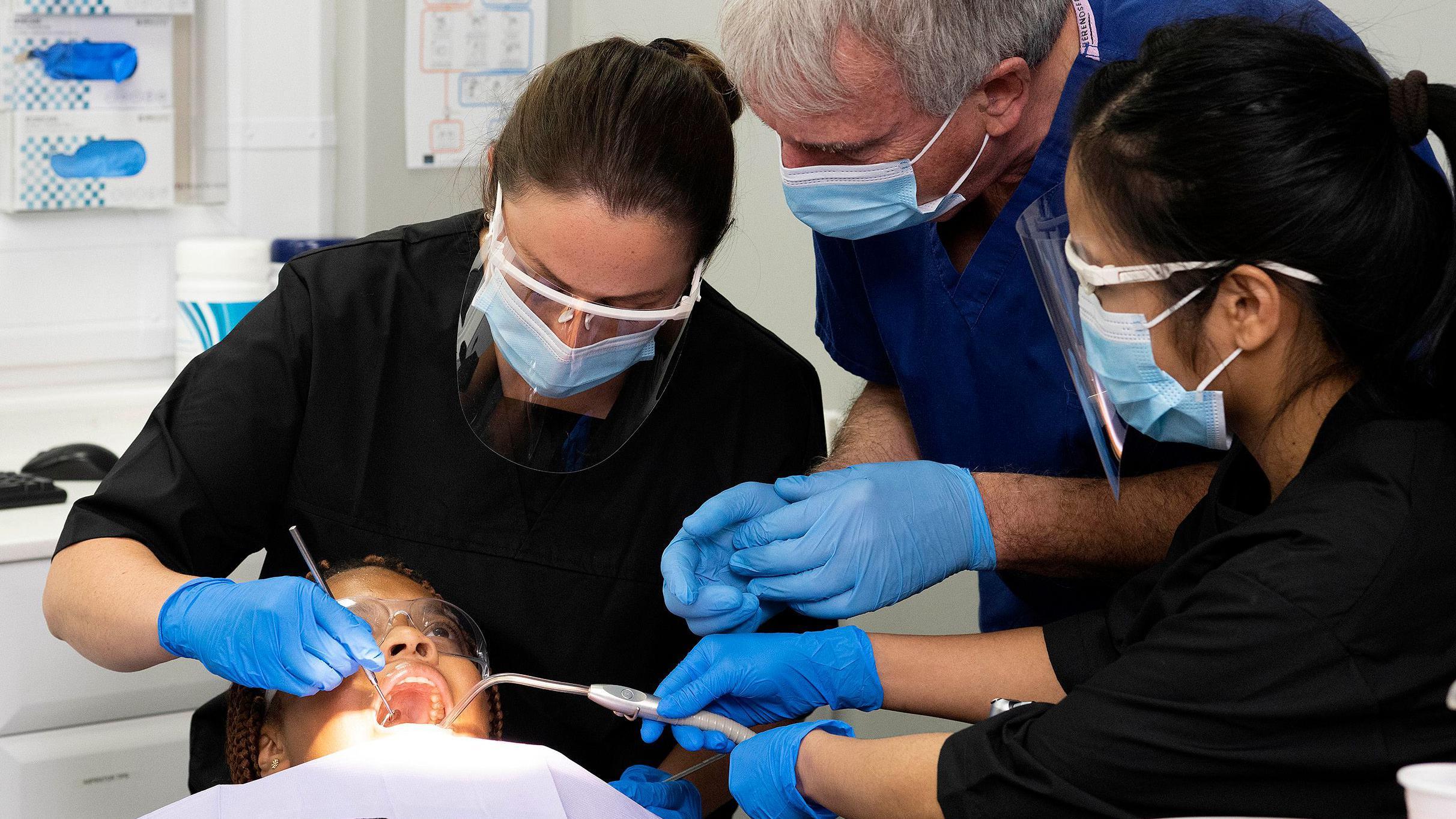 Student dentists offer half-price tooth removal