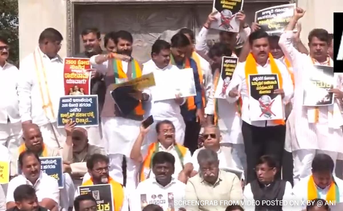 BJP's turn to protest after Karnataka governor-Congress face-off