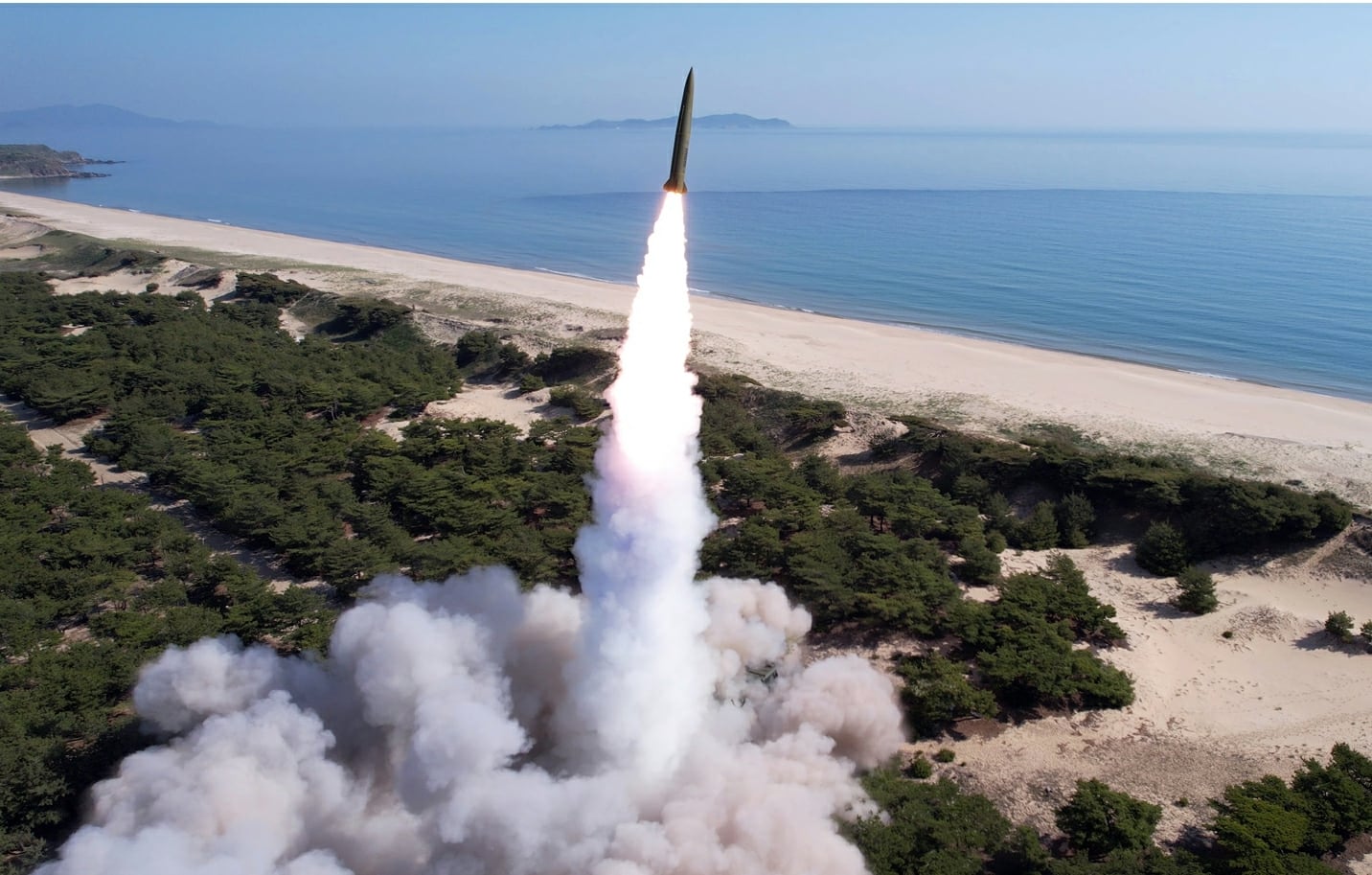 North Korea fires multiple SRBMs toward East Sea
