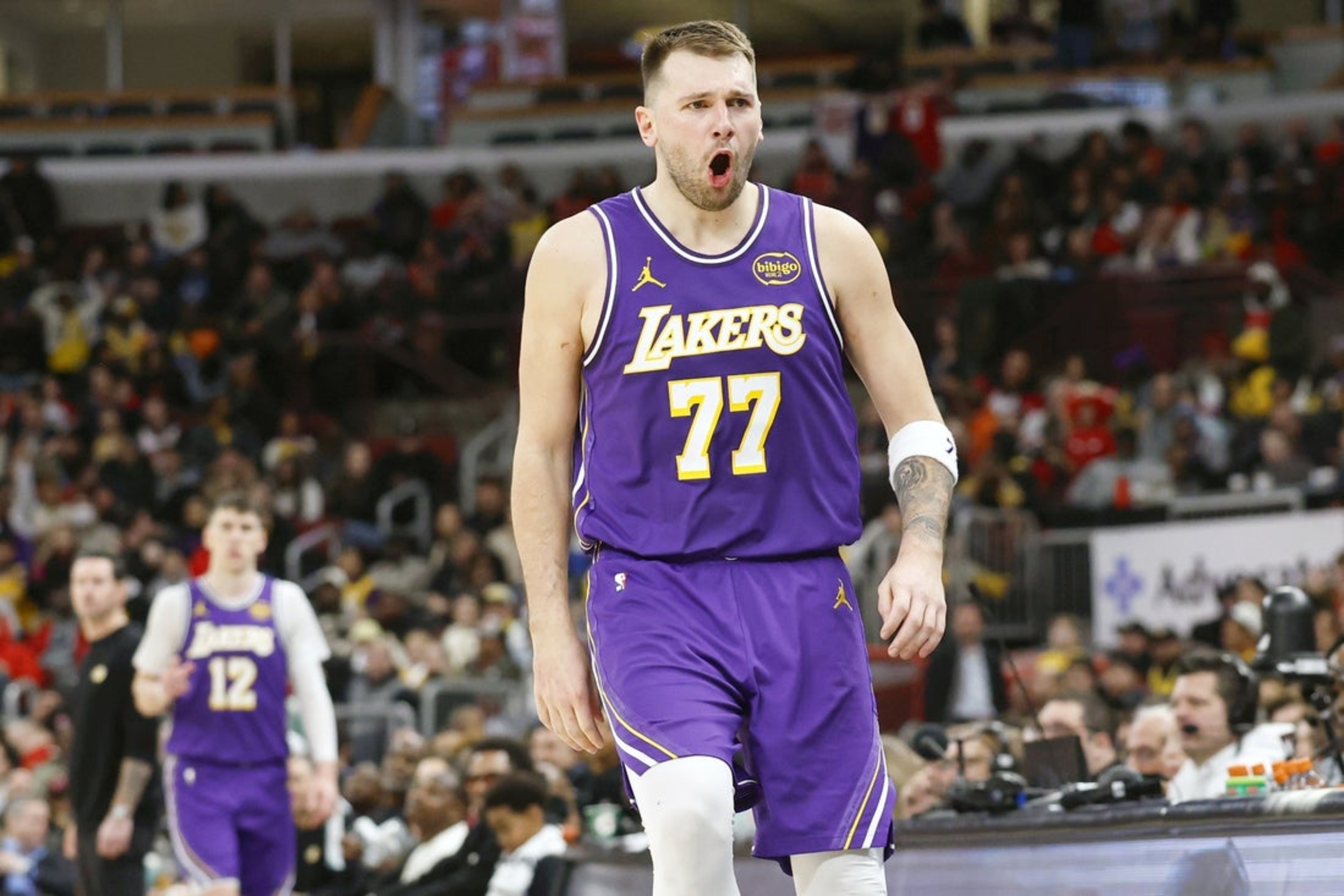 NBA roundup: Luka Doncic, Lakers end Bulls' winning streak