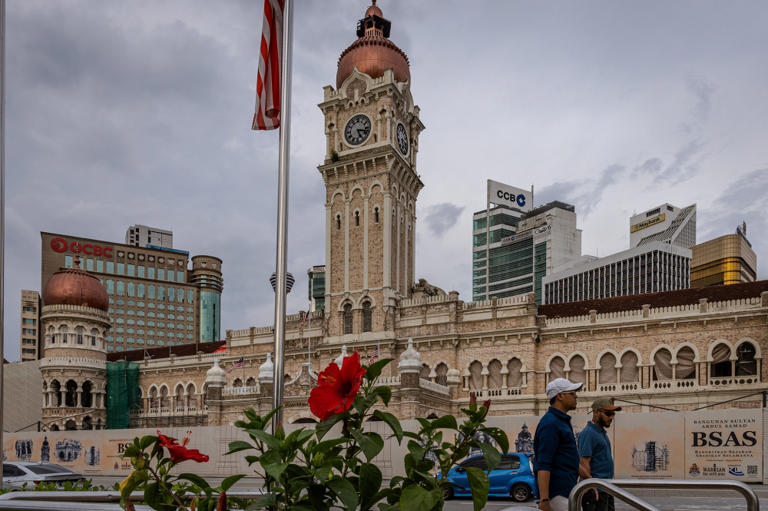 Return courts to Sultan Abdul Samad Building to strengthen justice ...