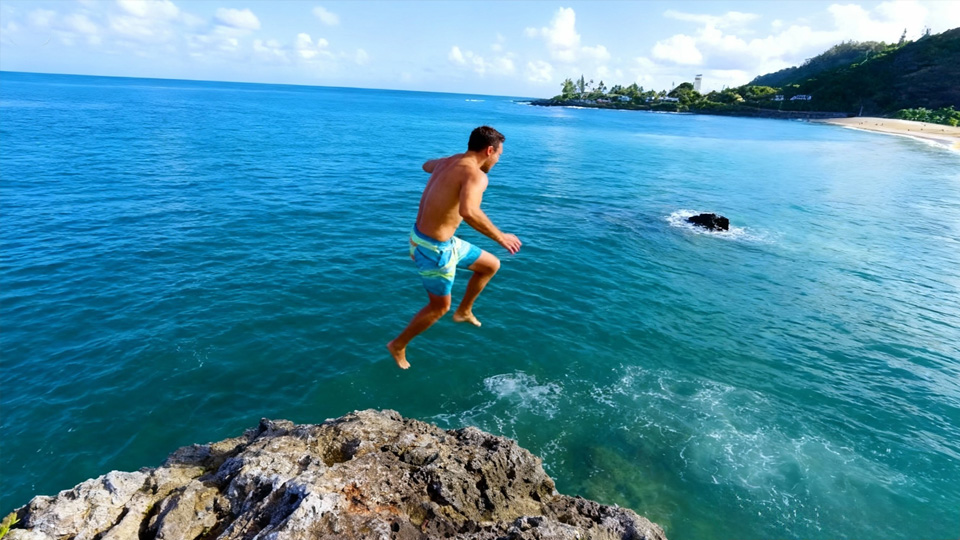 80 foot cliff jump in Hawaii