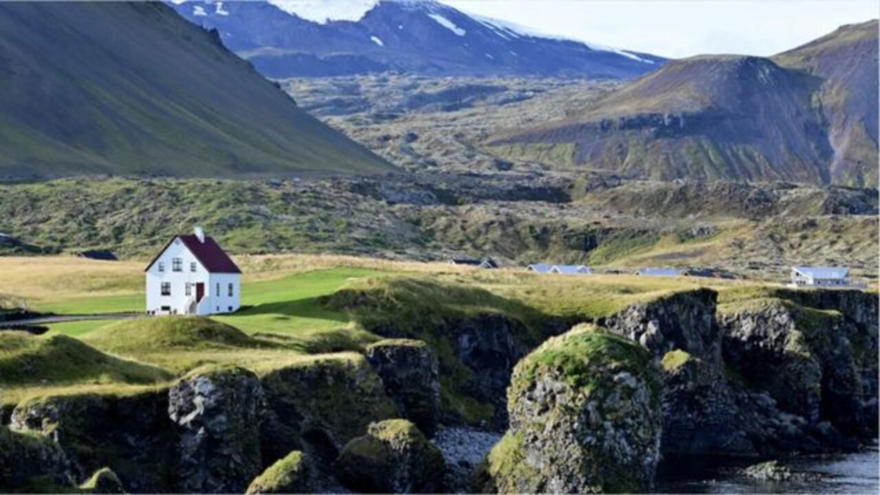 Ausgewandert nach Island: Simone (53) wohnt heute in einem Dorf mit nur ...