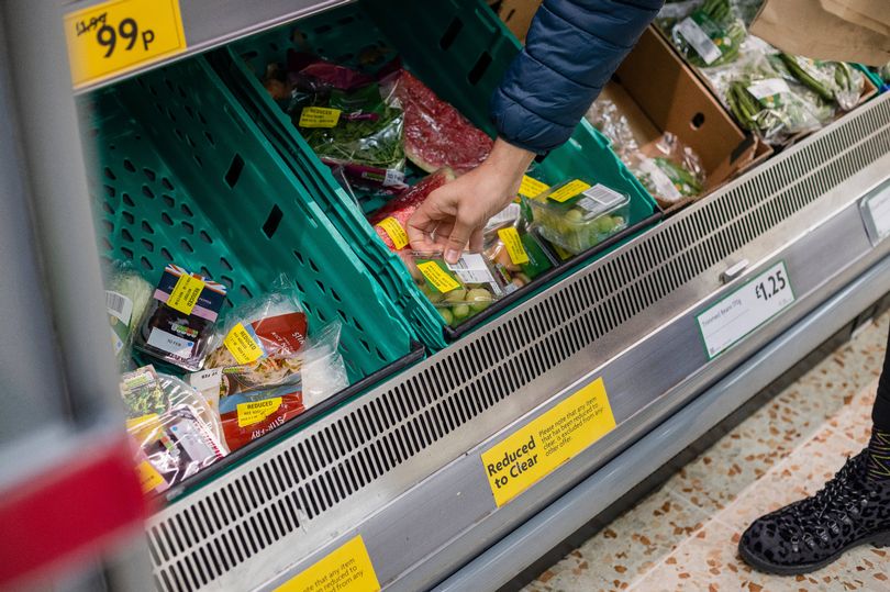 Best time of day to shop supermarket yellow sticker discounts including ...