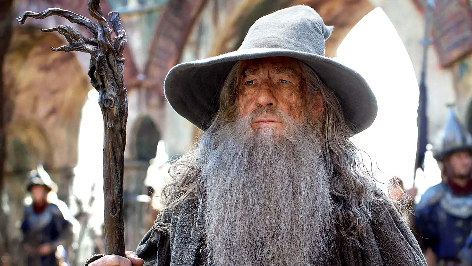The 2 reasons Gandalf took so long to realize Bilbo had the One Ring in ...