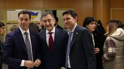 El Gobierno cierra filas con Podemos en inmigración y reabre un flanco ...