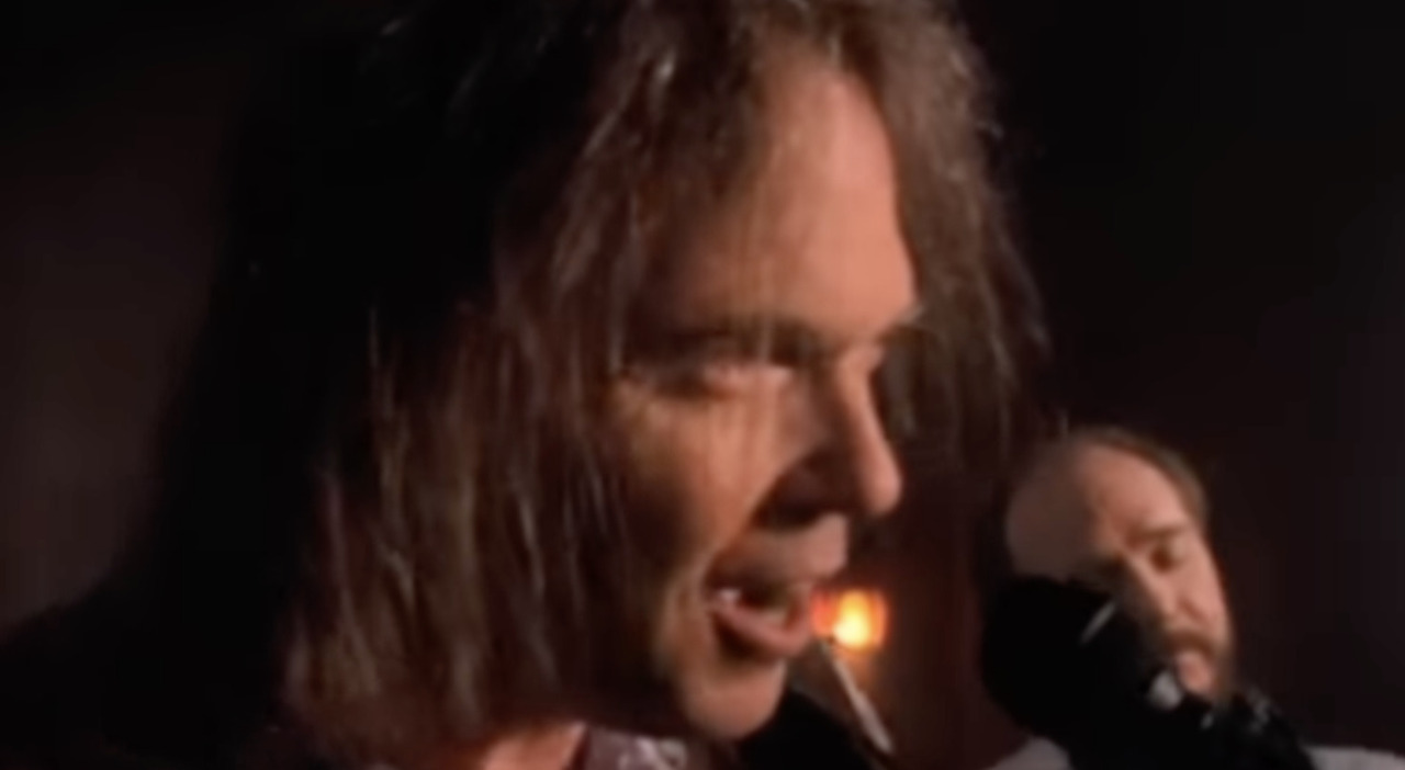 Neil Young toglie la sua musica da Amazon per dare i diritti al popolo ...