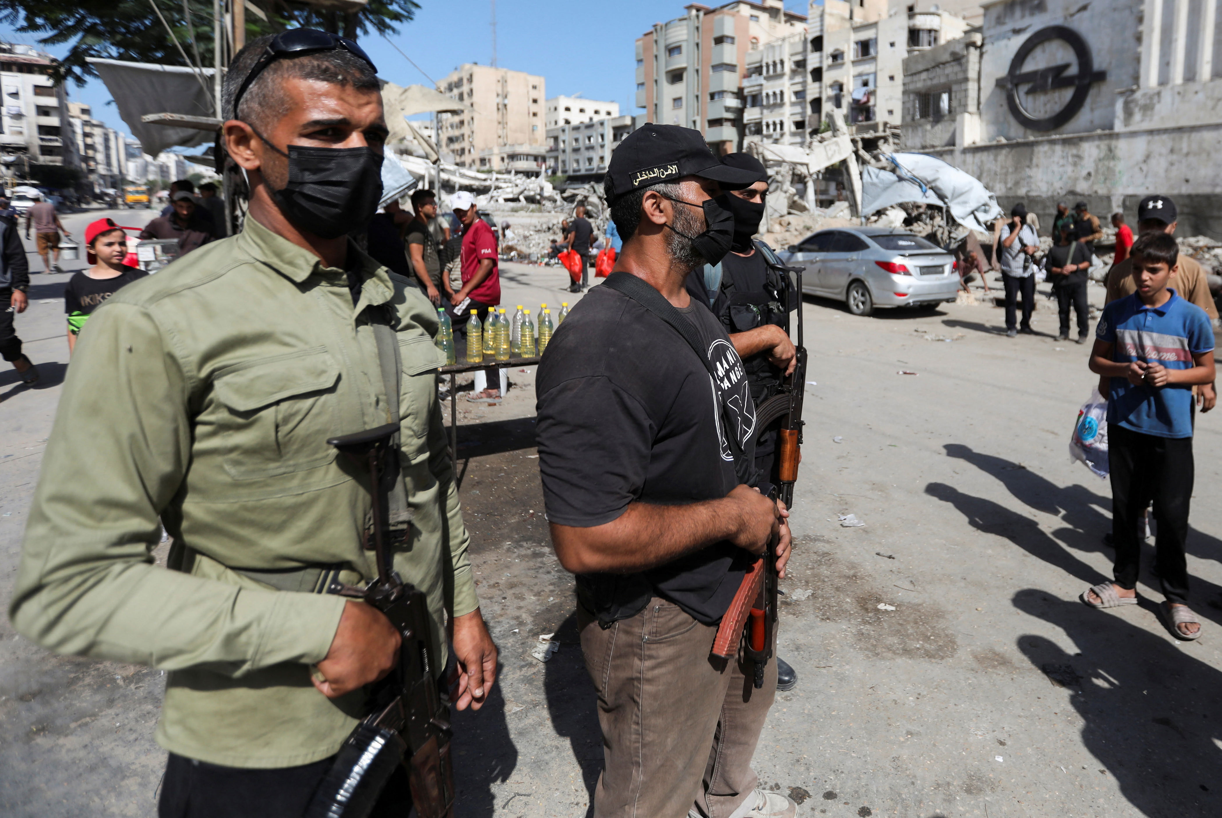 Hamas seeks role for its police in Gaza ahead of disarmament talks ...