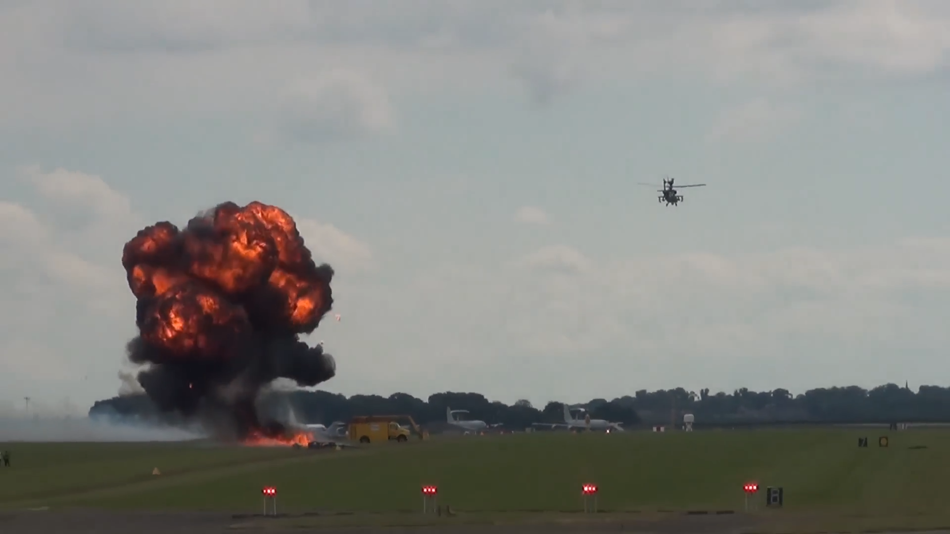 WAH-64D Apache Triggers Explosions in Jaw-Dropping Display