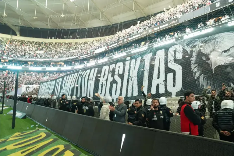 Besiktas make approach to sign Liverpool left-back