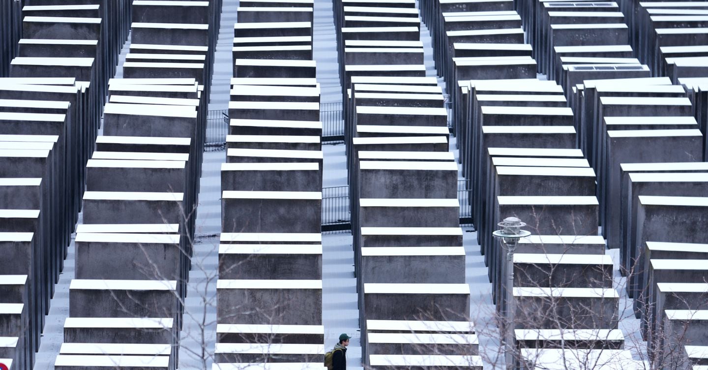 Giorno della memoria, Meloni: condanniamo la complicità del regime ...