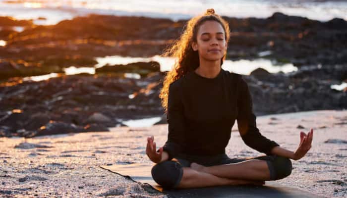 Feeling constantly anxious? Experts reveal how meditation can instantly ...