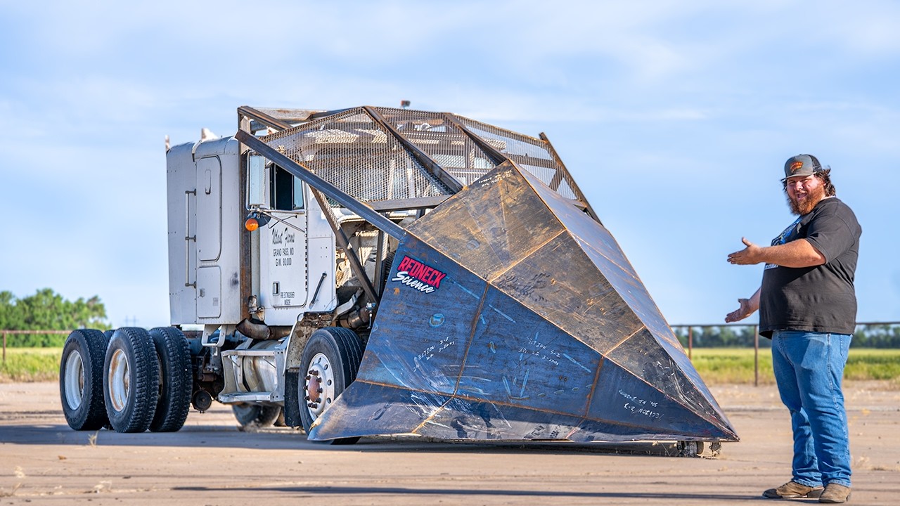 “There’s no way this is legal” - Police stepped in