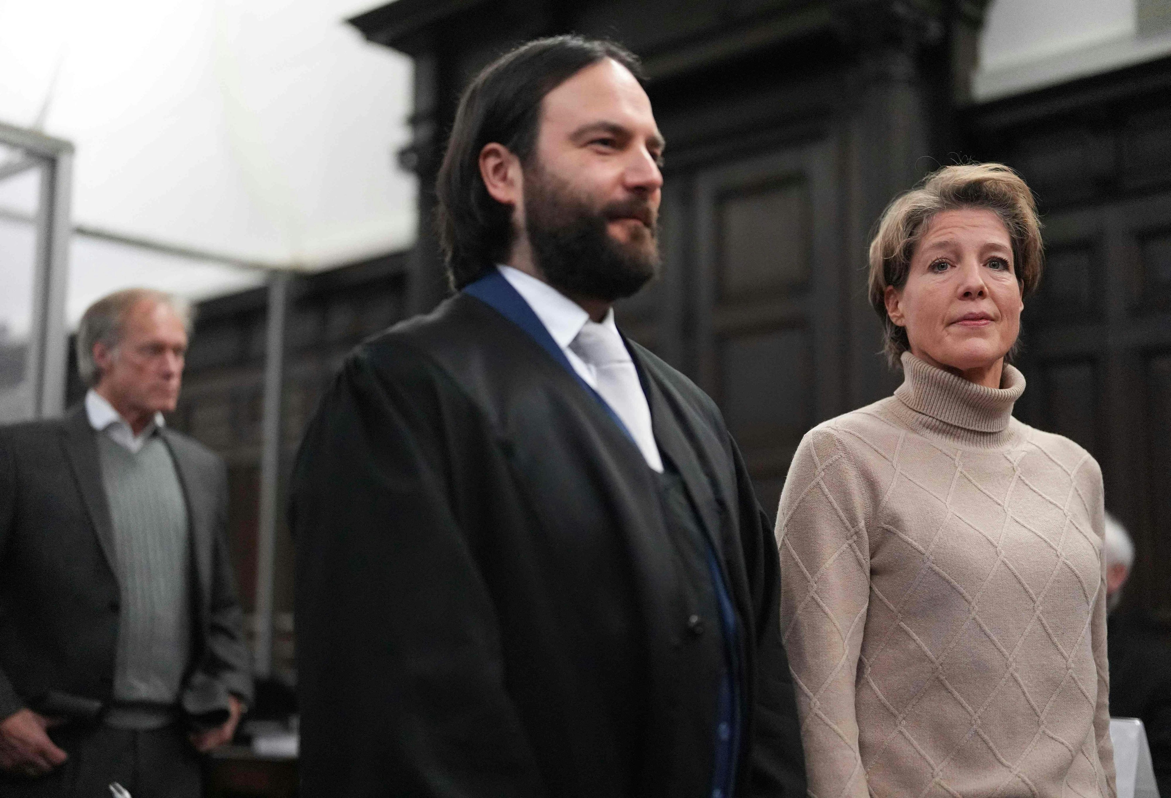 „Prozess implodiert“: Block-Verteidiger pocht plötzlich auf Abbruch und ...