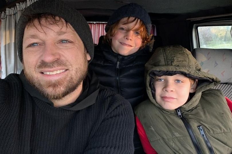 ‘I’m a single father of three and bring up my boys on a narrowboat - it ...