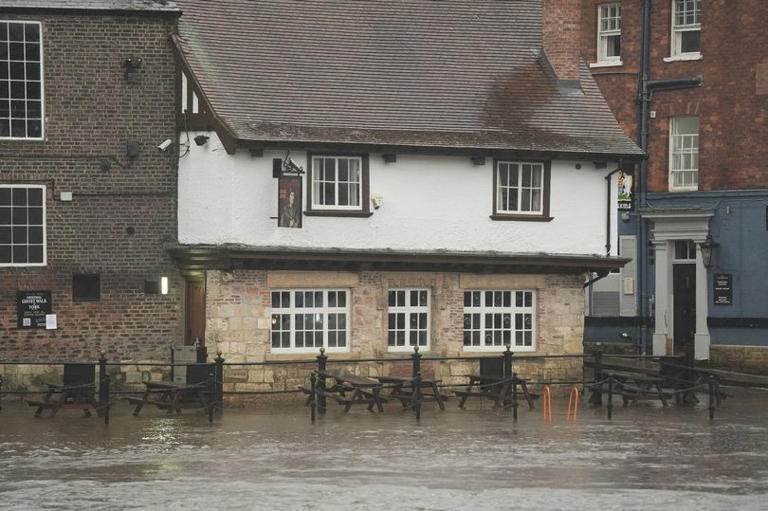'Danger to life' storm Chandra shuts hundreds of schools and leaves ...