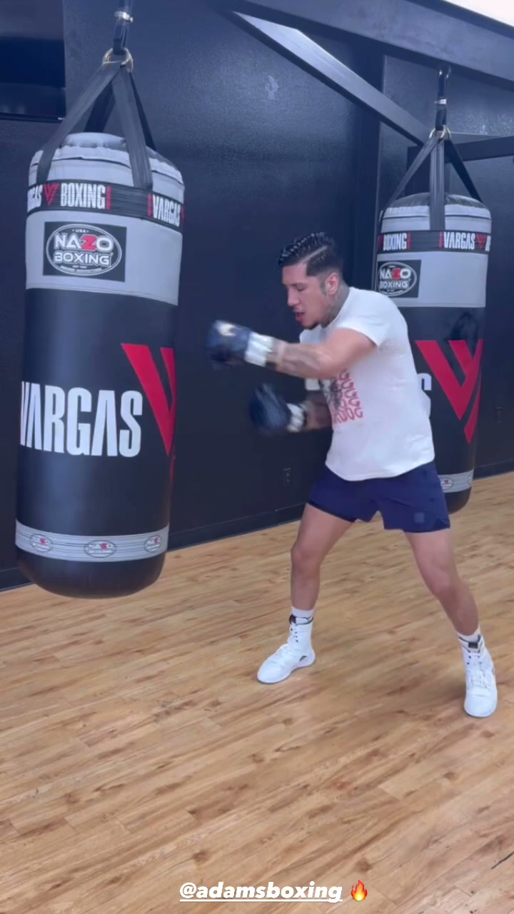 Fernando Vargas Jr., perfecting his craft on heavy bag