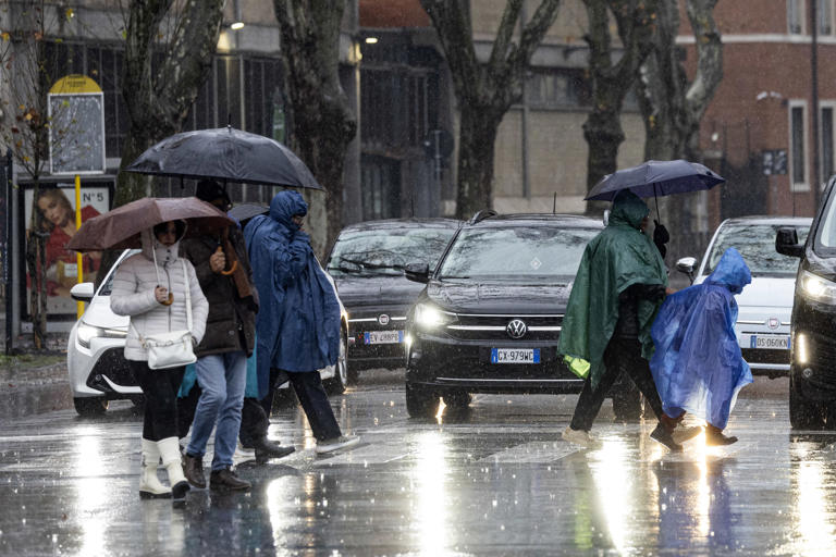 Persiste il maltempo con pioggia e venti di burrasca