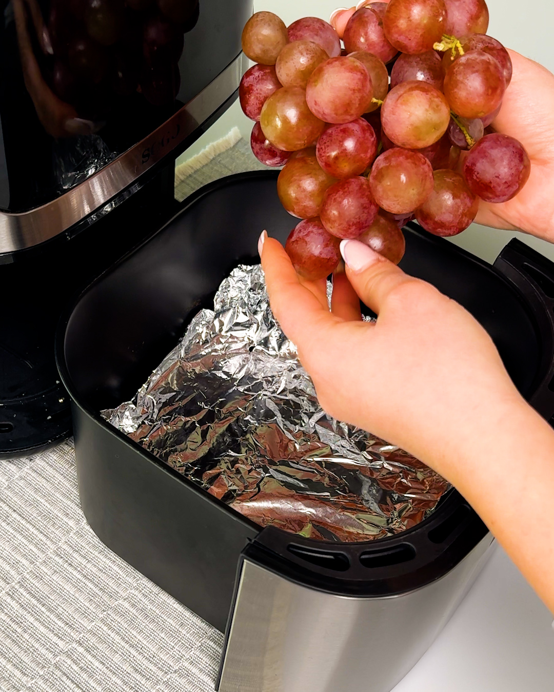 Drying grapes like a pro 🍇👨‍🍳