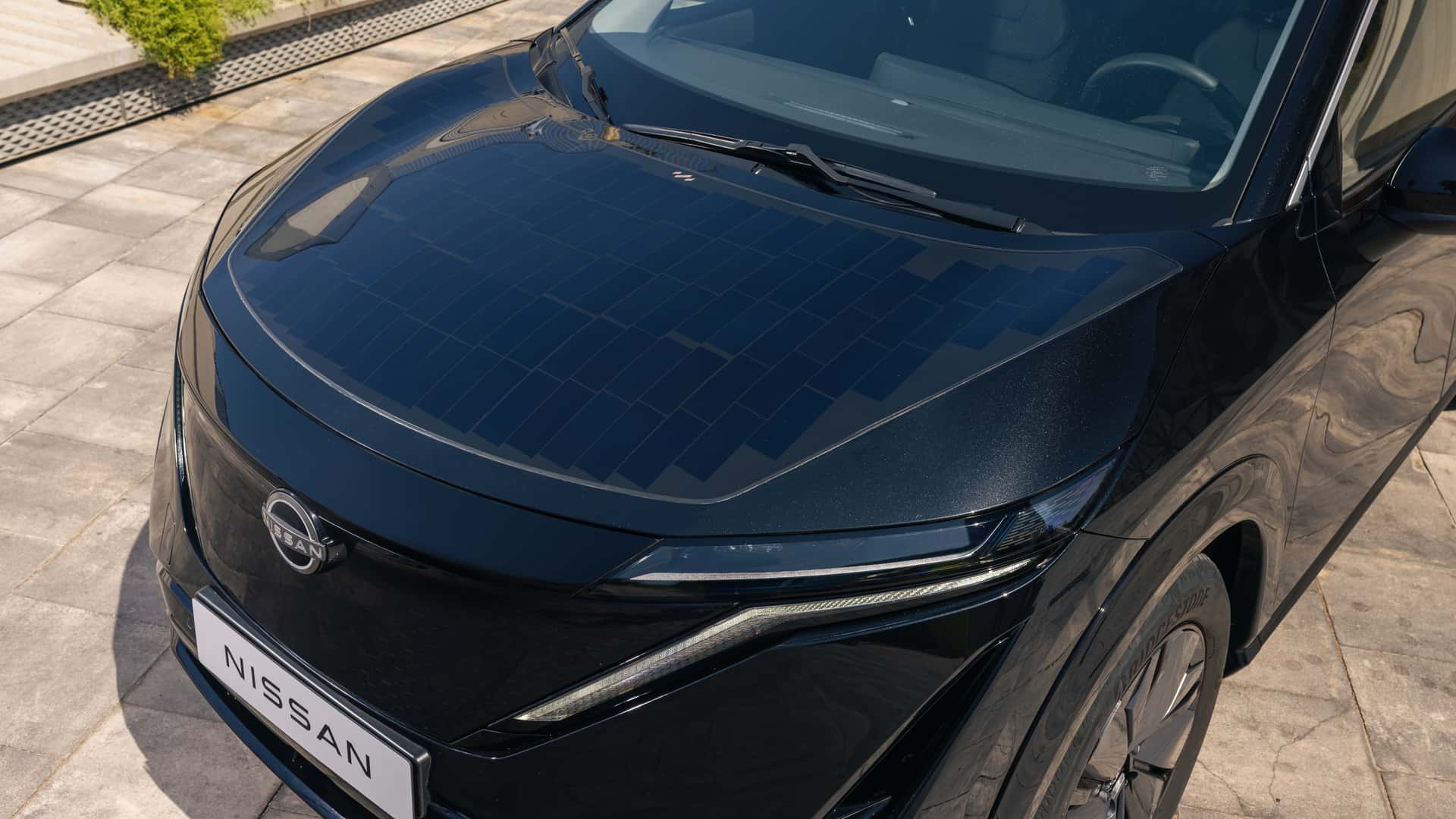 Nissan Ariya, menzil sorununu güneş ile çözecek