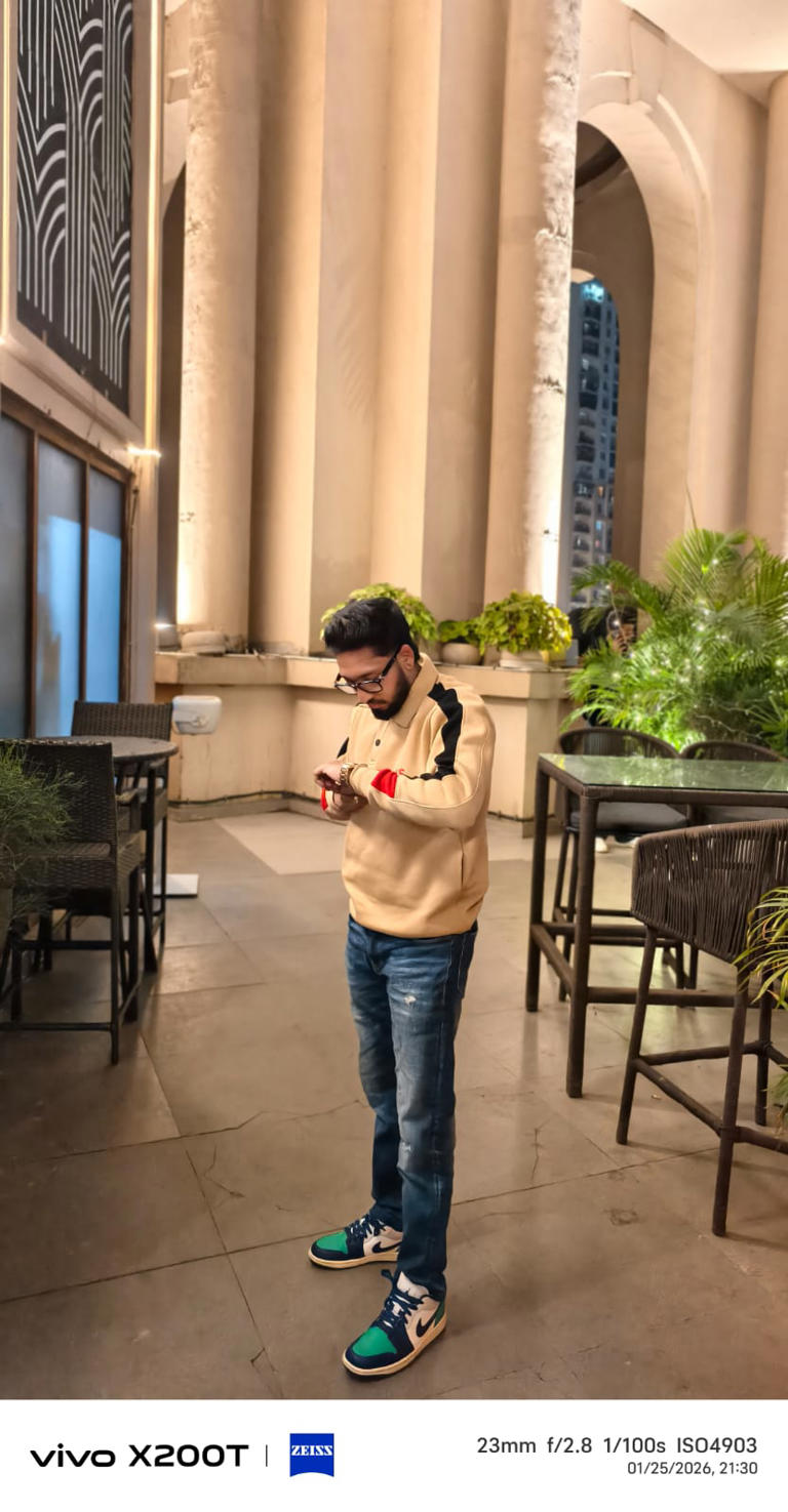 I daily drove the vivo X200T for weeks - it's the best bargain flagship ...