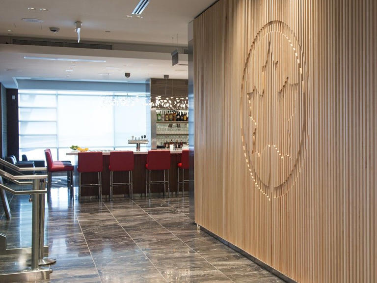 Air Canada does not owe man $5K for burning hand on oatmeal at airport ...