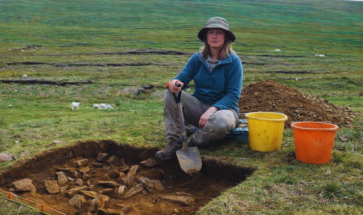 A hilltop in Ireland was hiding the country's largest-ever prehistoric ...