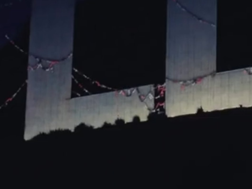 Without permission: Sydney Sweeney hangs bras on the "Hollywood" sign