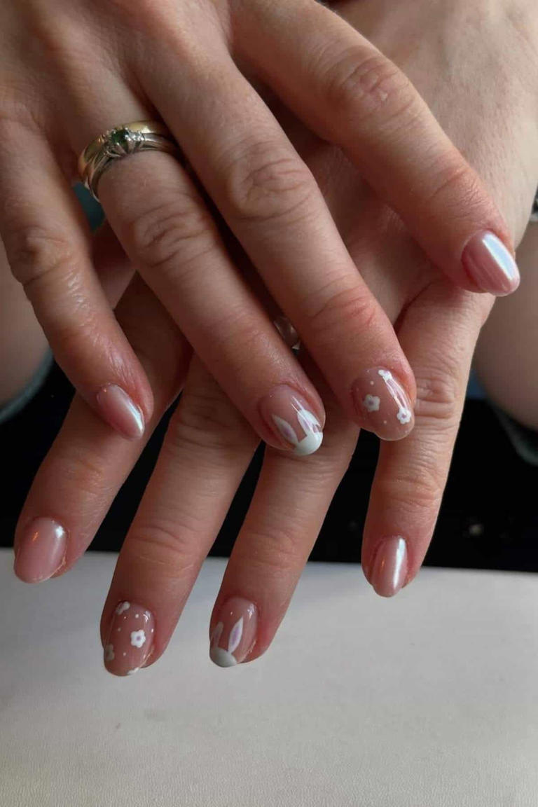35 short Easter nails that feel light and fun
