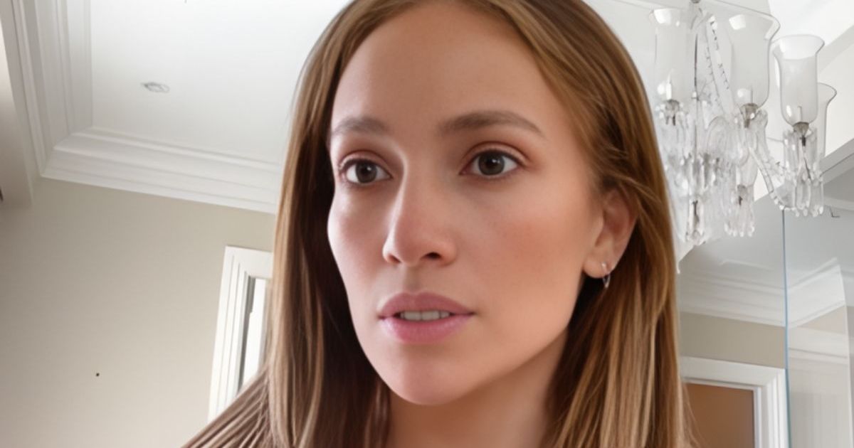 Jennifer Lopez celebrates ‘happy era' in stringy bra top & leggings