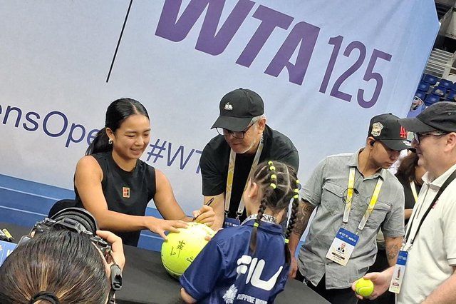Alex Eala surprises fans with meet and greet at PH Women's Open