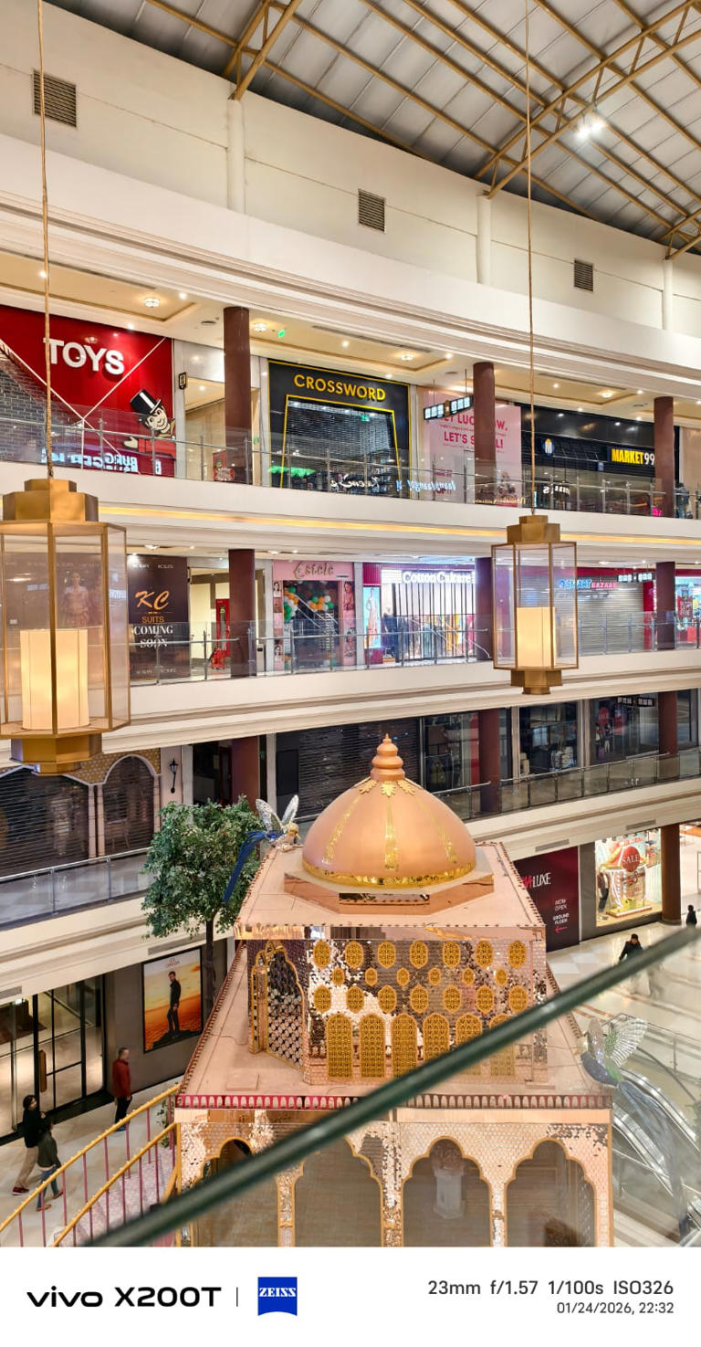 I daily drove the vivo X200T for weeks - it's the best bargain flagship ...