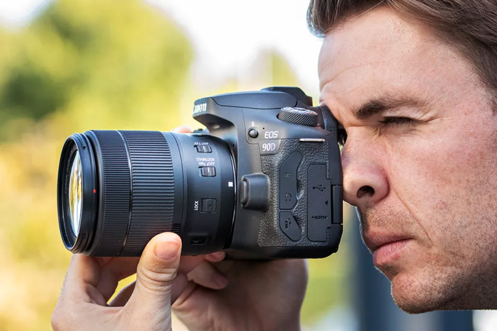 Are DSLRs really still better than mirrorless cameras?