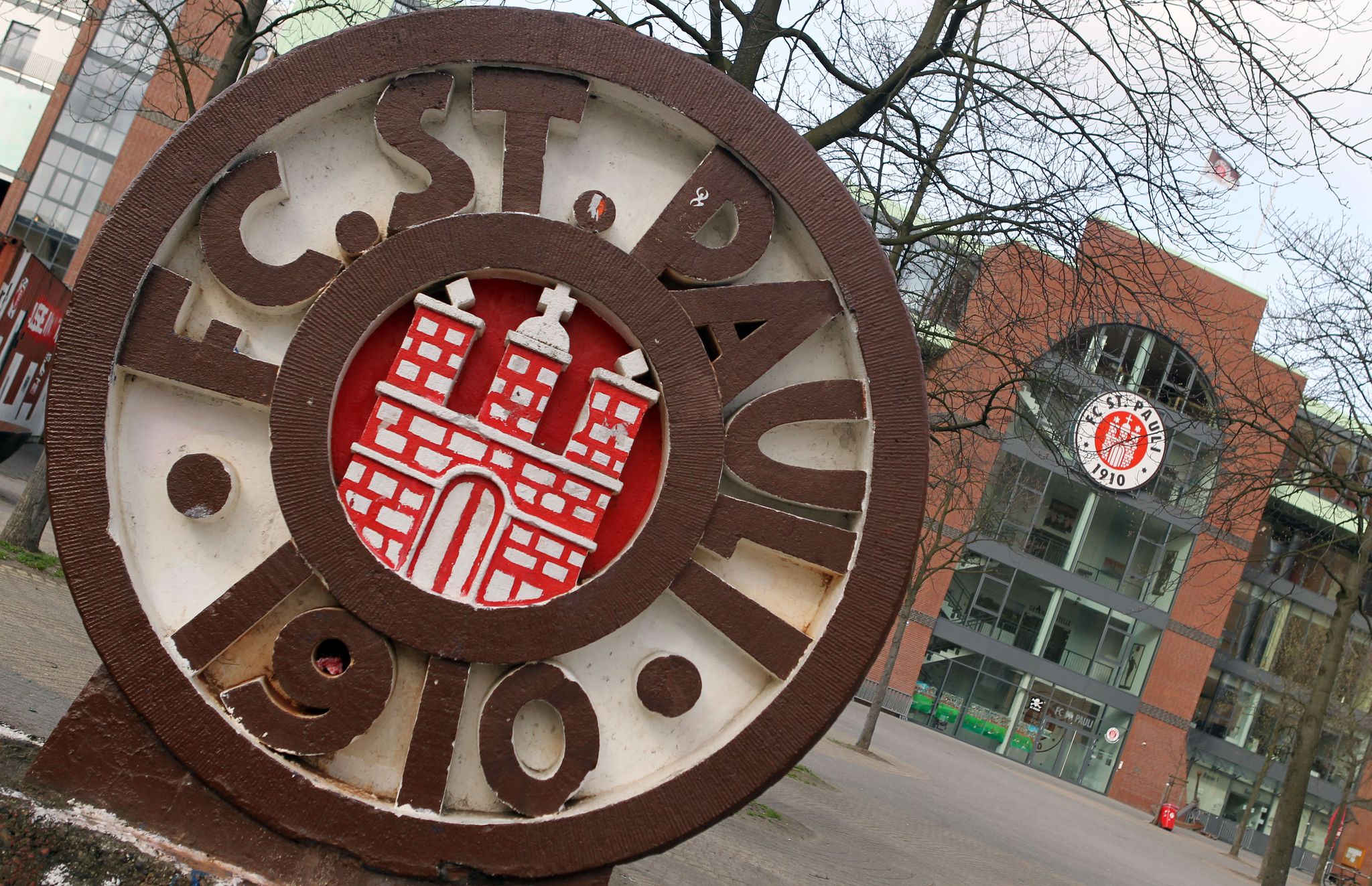 Polizeigewerkschaft kritisiert Slogan in St.-Pauli-Kabine