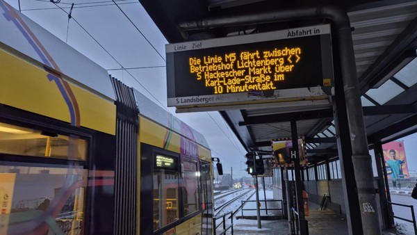 Erste Trams in Berlin fahren wieder – Probleme bei der BVG ...