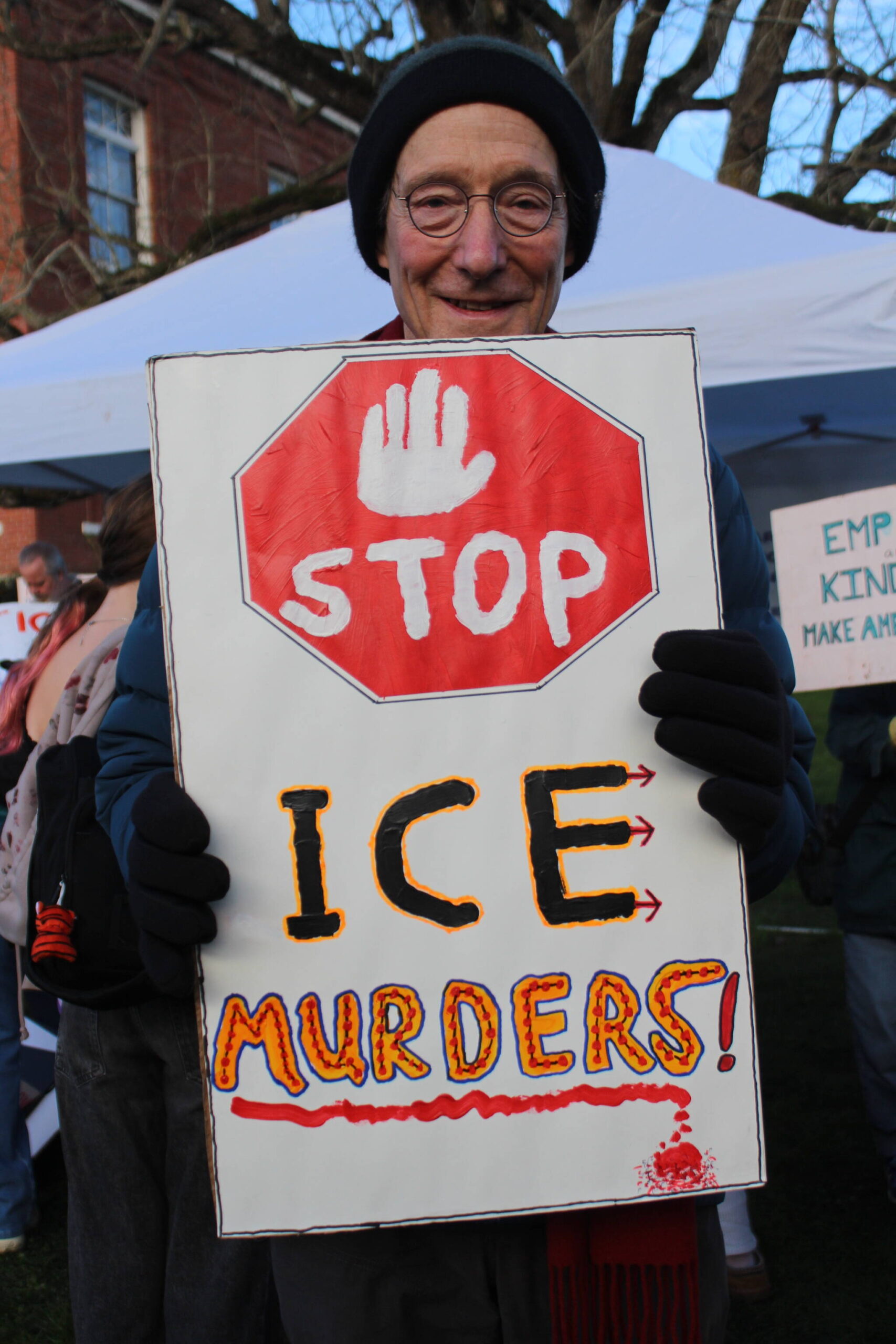 Islanders walk out with noise