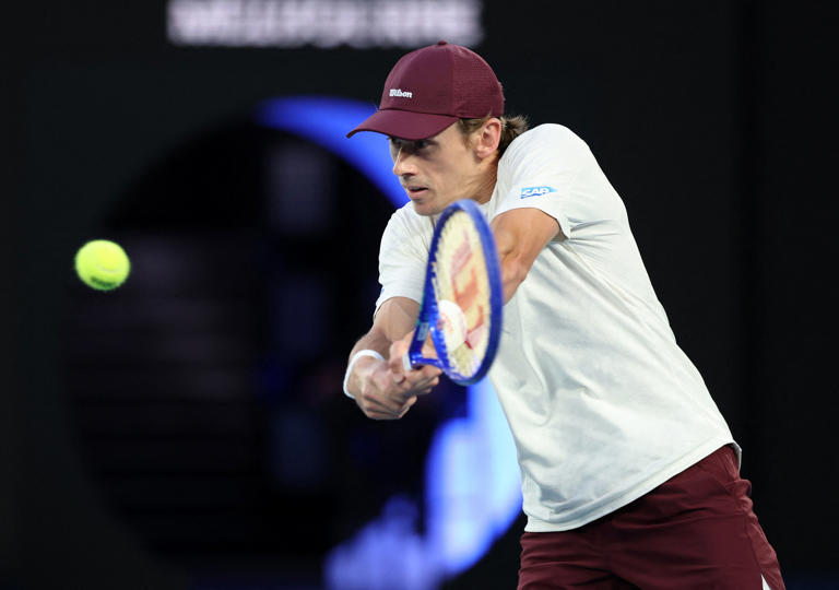 Alcaraz reaches first Australian Open semi-final to send De Minaur out
