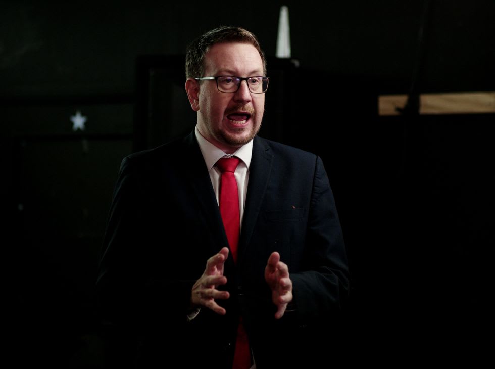 Muslim voting group backs Greens to stop Nigel Farage as PM braces for ...