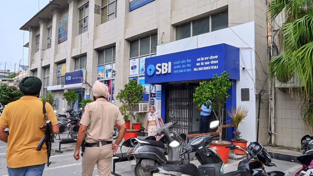 SBI employees threaten nationwide strike from May 25 over recruitment ...