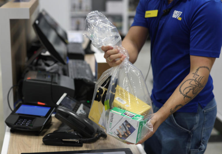 Here are the 20 most common jobs in America